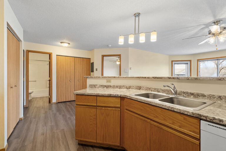 1, 2, & 3- Bedroom Apartments in St. Cloud | Park Place Estates