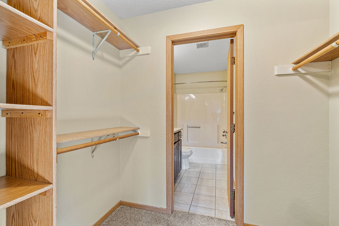 1, 2, & 3- Bedroom Apartments in St. Cloud | Park Place Estates