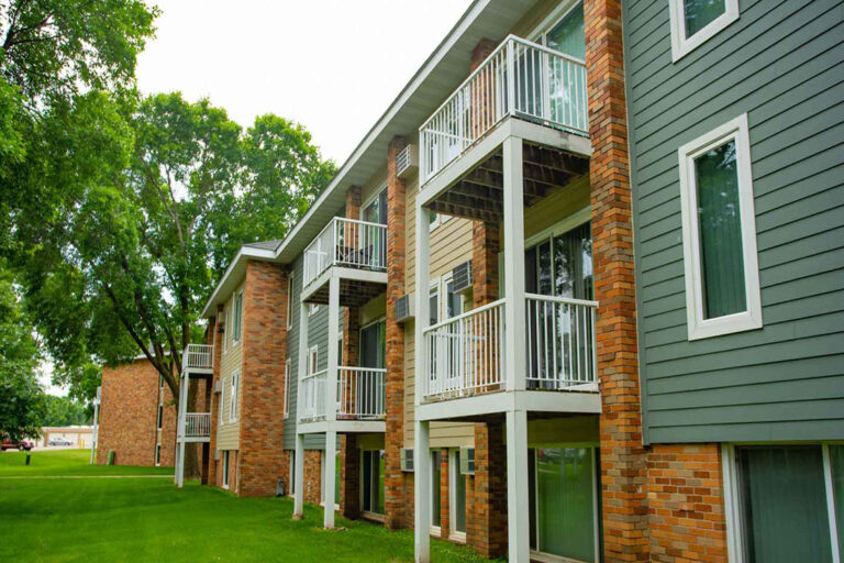 View Pointe Apartments | At Home Apartments