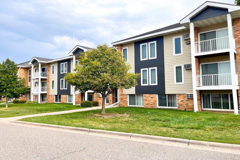 View Pointe Apartments | At Home Apartments